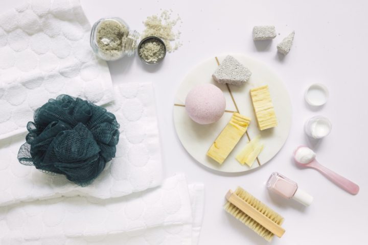 How to Organize Bathroom Items Using Colors - Insights