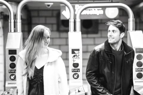 The Differences Between Flirty and Friendly Behavior